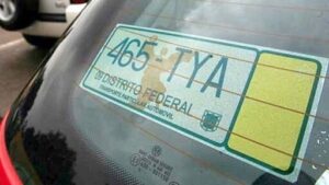 Engomado REPUVE: Descubre por qué es obligatorio y cómo te beneficia